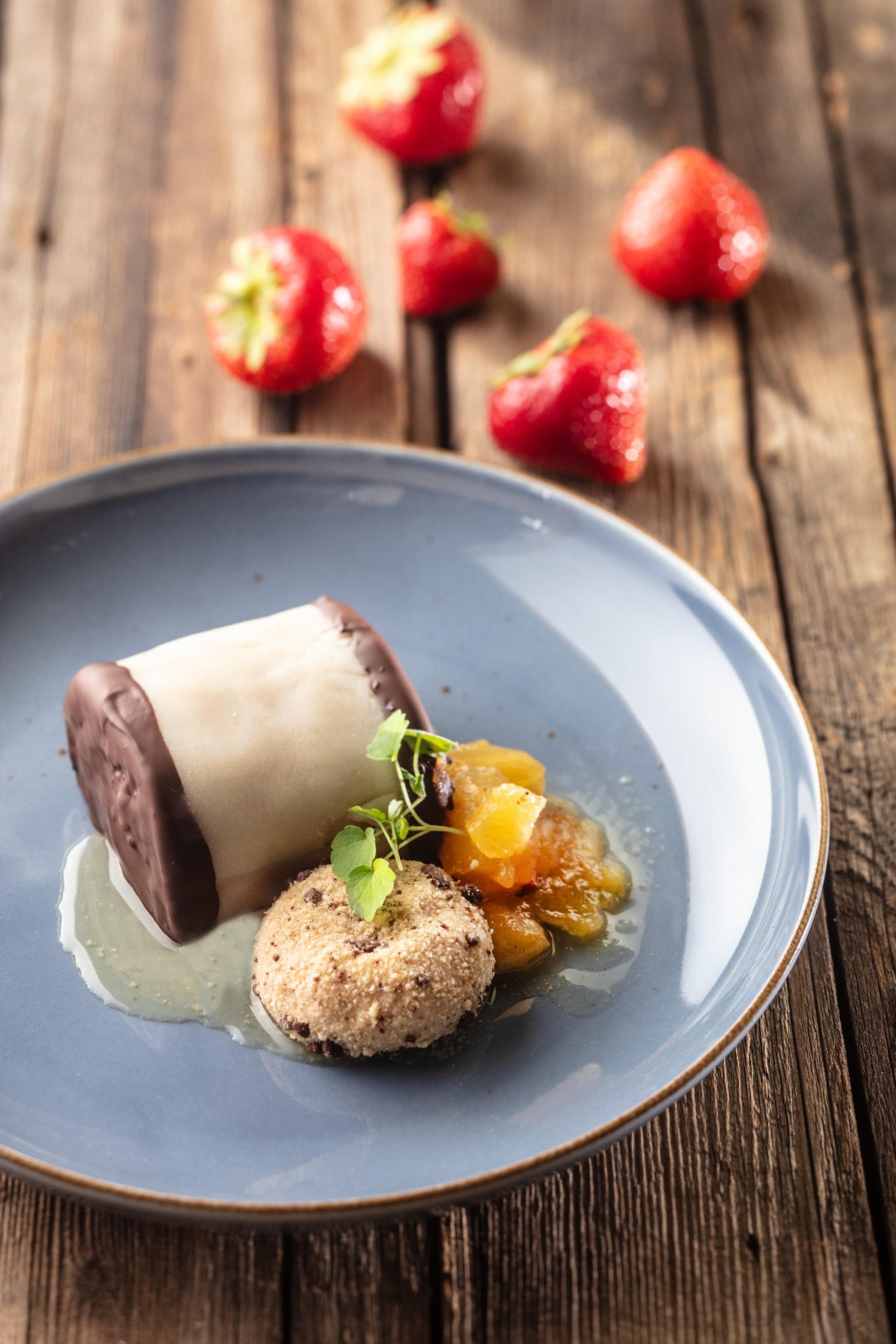 Kozak met chocolate chip dough chi – Served